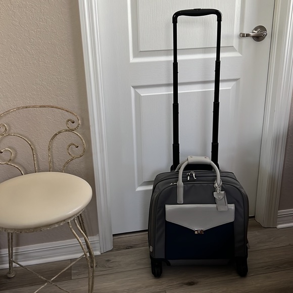 Tumi | Bags | Tumi Larkin 4 Wheel Compact Carryon | Poshmark